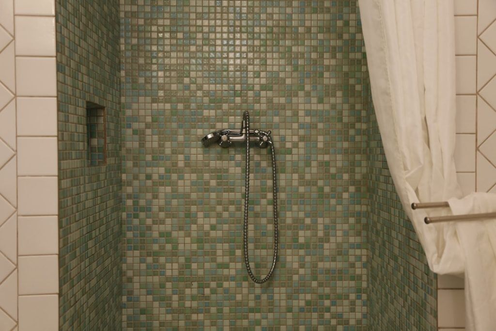 Shower installation Tampa: Expert 1-Day Transformation